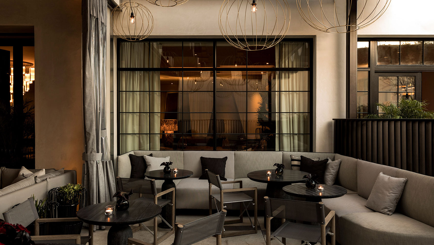 Courtyard Bar Kimpton La Peer Hotel Courtyard Bar Kimpton La Peer Hotel